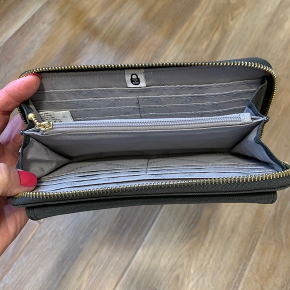 Baggallini | Bags | Baggallini Wallet | Poshmark